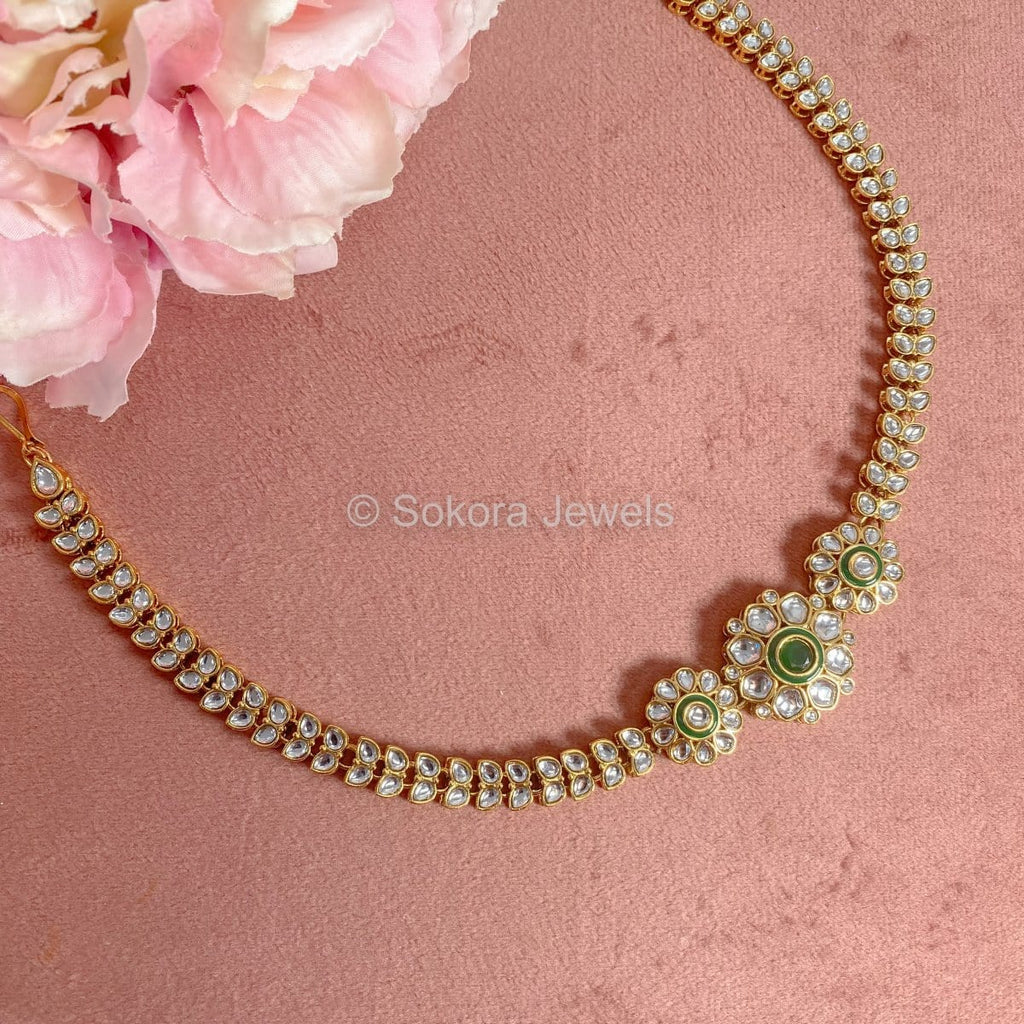 Plain Kundan Headband / Sheesh phool - Green – SOKORA JEWELS